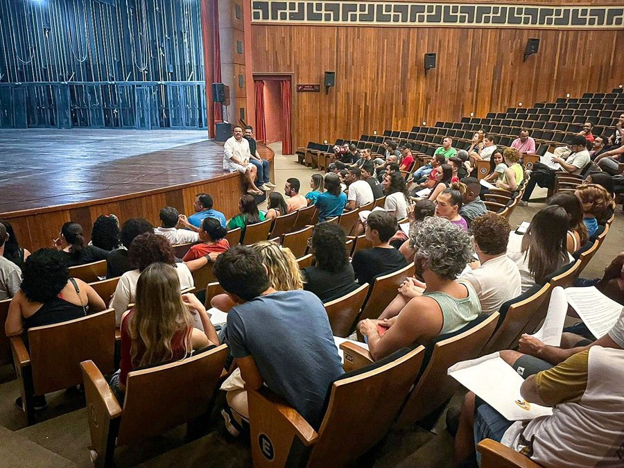 Elenco inicia ensaios para o espetáculo “Chuva de Bala no País de ...